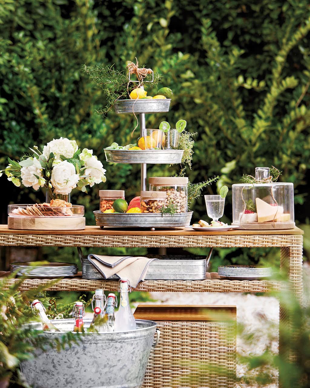 Backyard Entertaining Ideas | A Blissful Nest