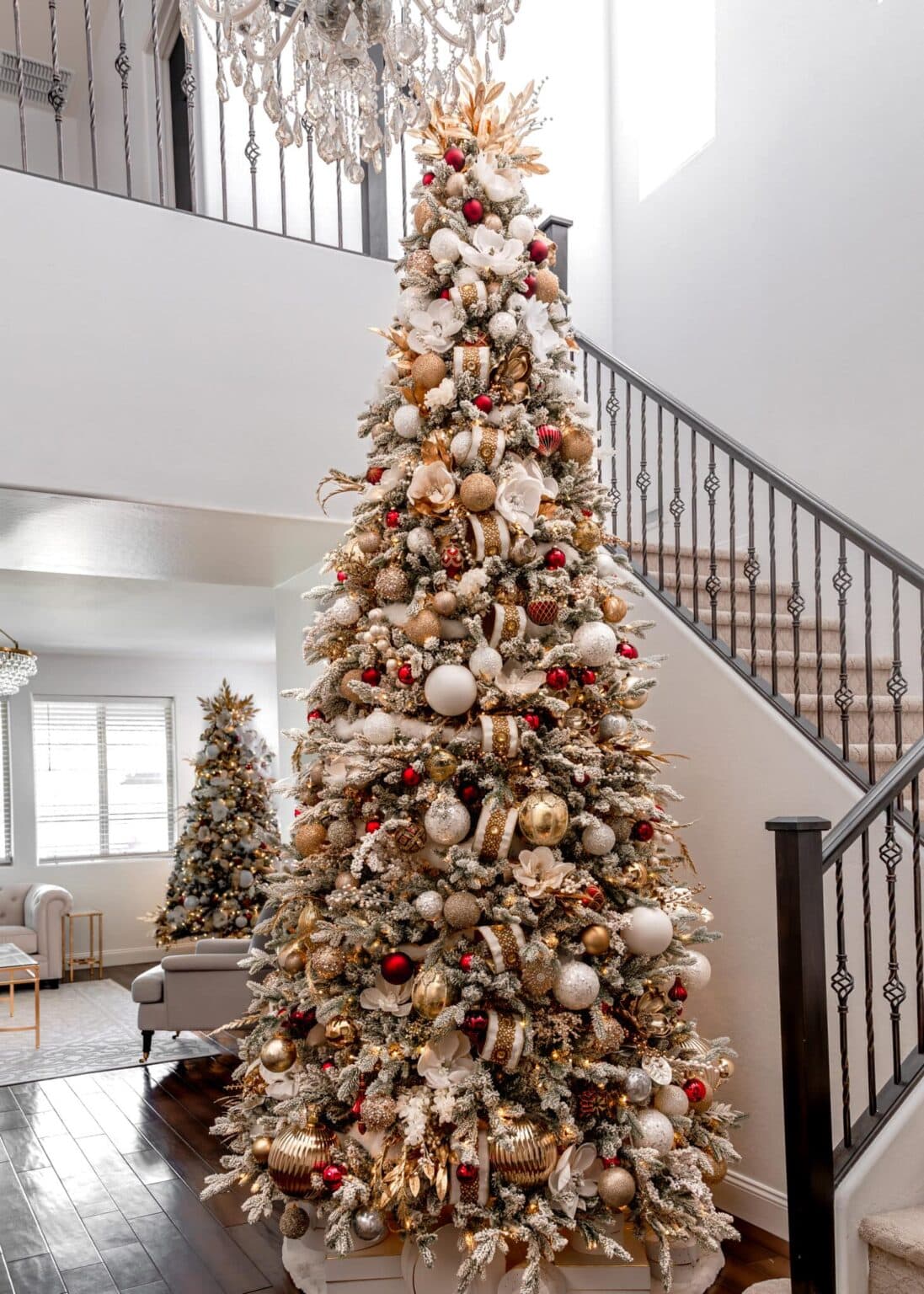 Classic Christmas Tree Decorations | A Blissful Nest
