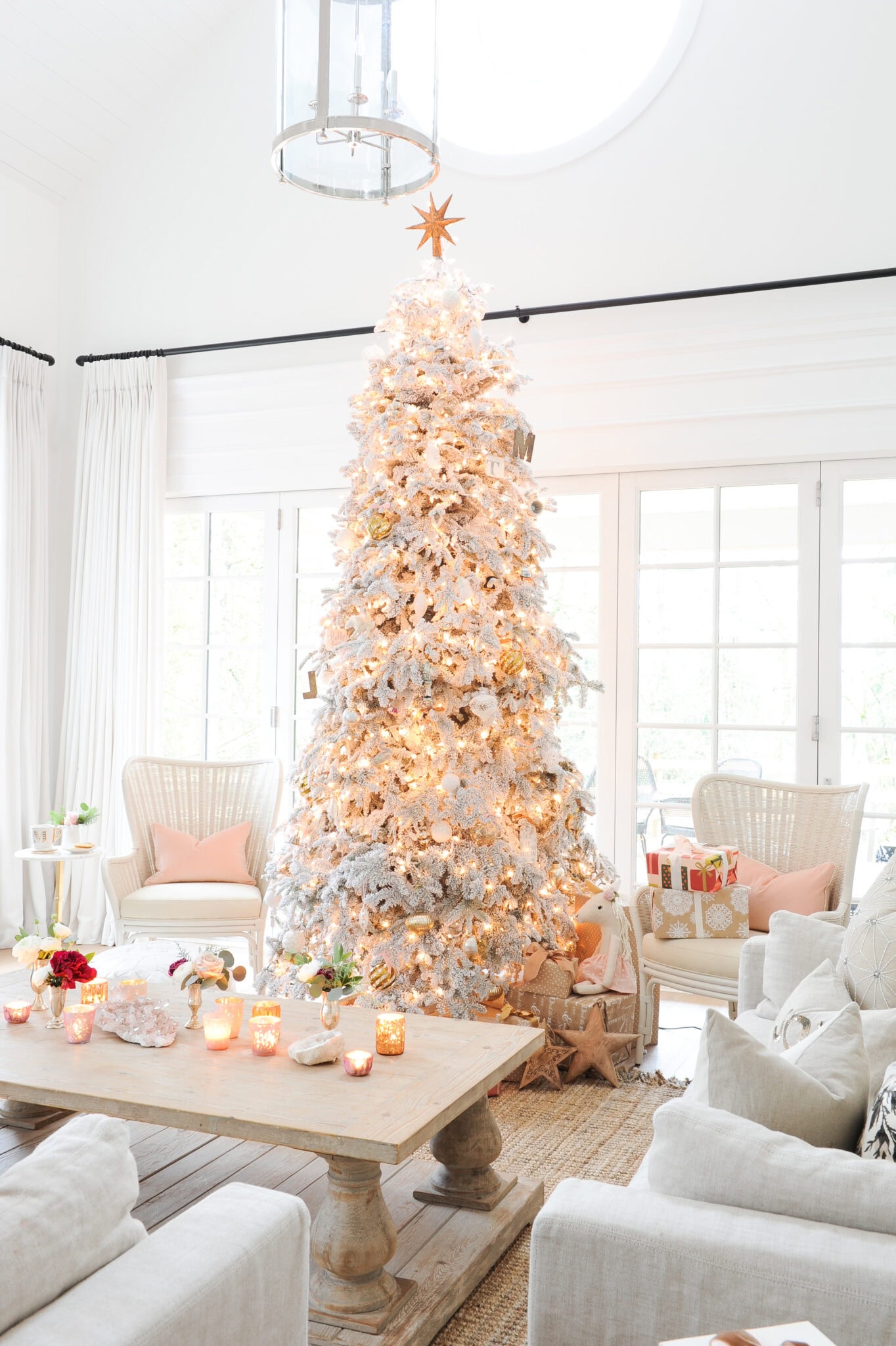 Creative Christmas Tree Decorating Ideas | A Blissful Nest