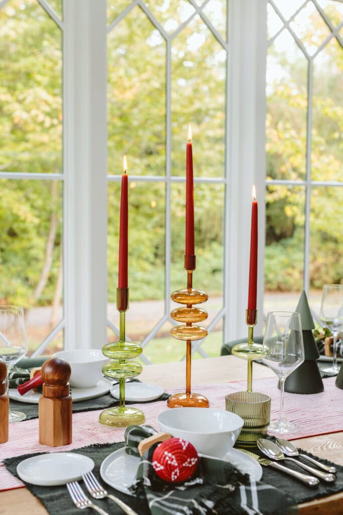 Modern Christmas Table Settings Ideas | A Blissful Nest